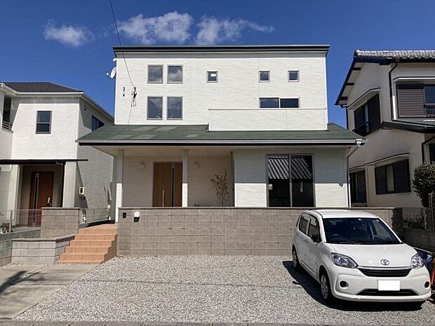 駐車3台OK×南向きリビング築浅 未入居の3LDK 3LDKの中古一戸建て情報【スマイティ】物件番号：22-8487681